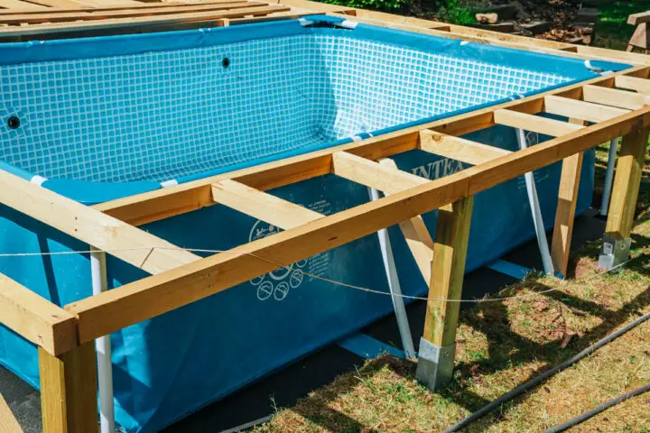 Aufstellpool verkleiden - DIY Poolumrandung so geht's!
